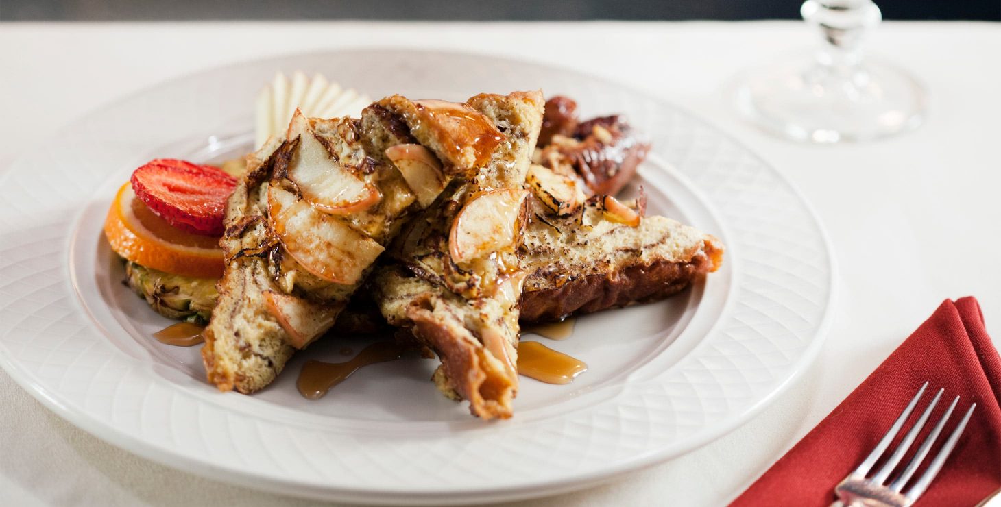 Wisconsin Bed and Breakfast | Daily Breakfast with Lake Superior Views